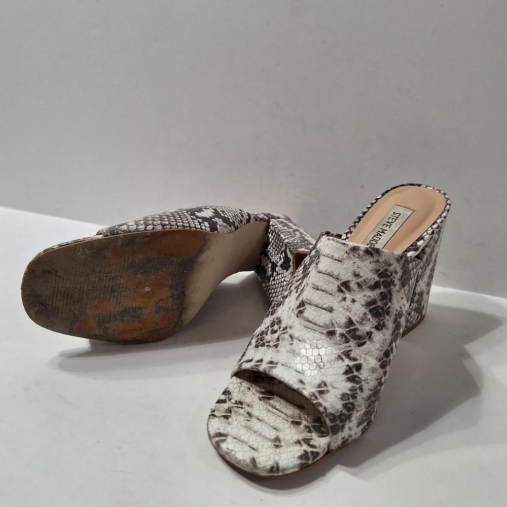 Steve Madden | Shoes | Steve Madden Mobwife Esmeralda Snake Print ...